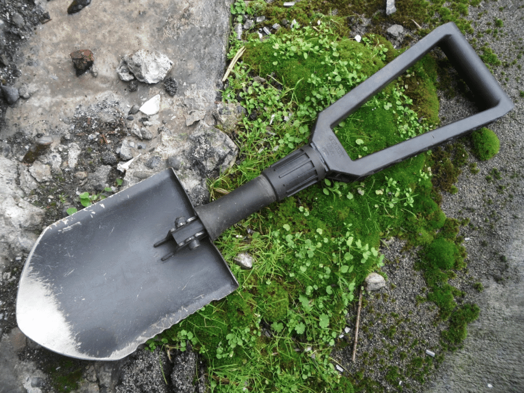 Gerber E-Tool Folding Spade: Lightweight Powerhouse
